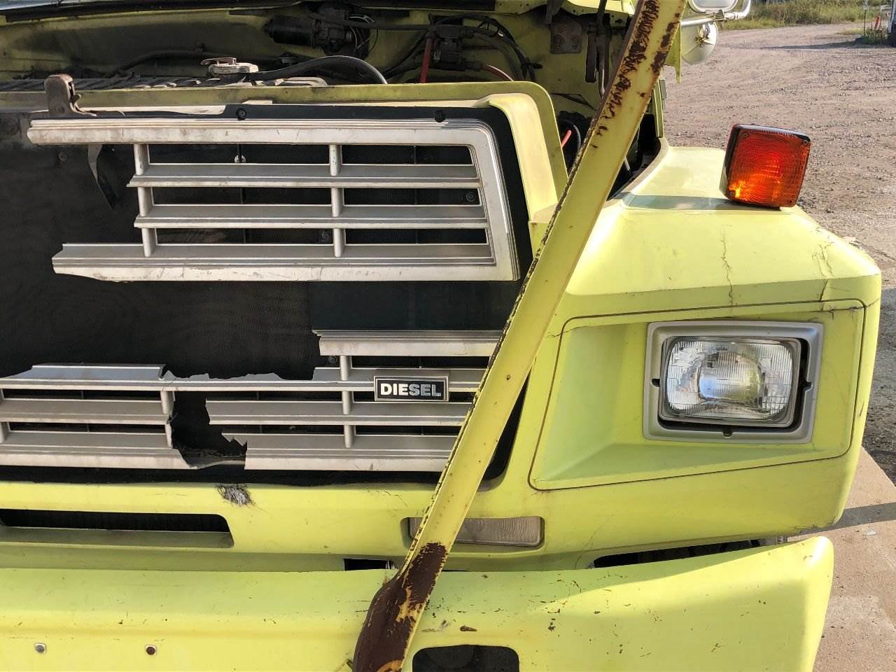 1988 Ford F-700 Header Panel Assembly for a Ford F700 For Sale ...