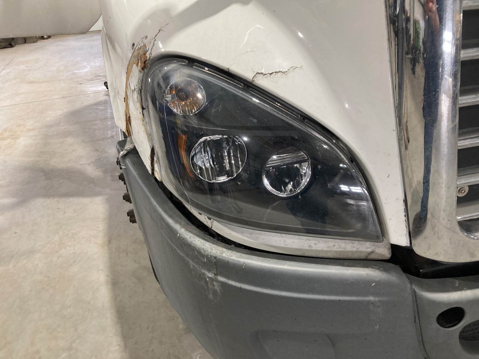 2016 Freightliner Cascadia Headlight Assembly For Sale | Winimac, IN ...