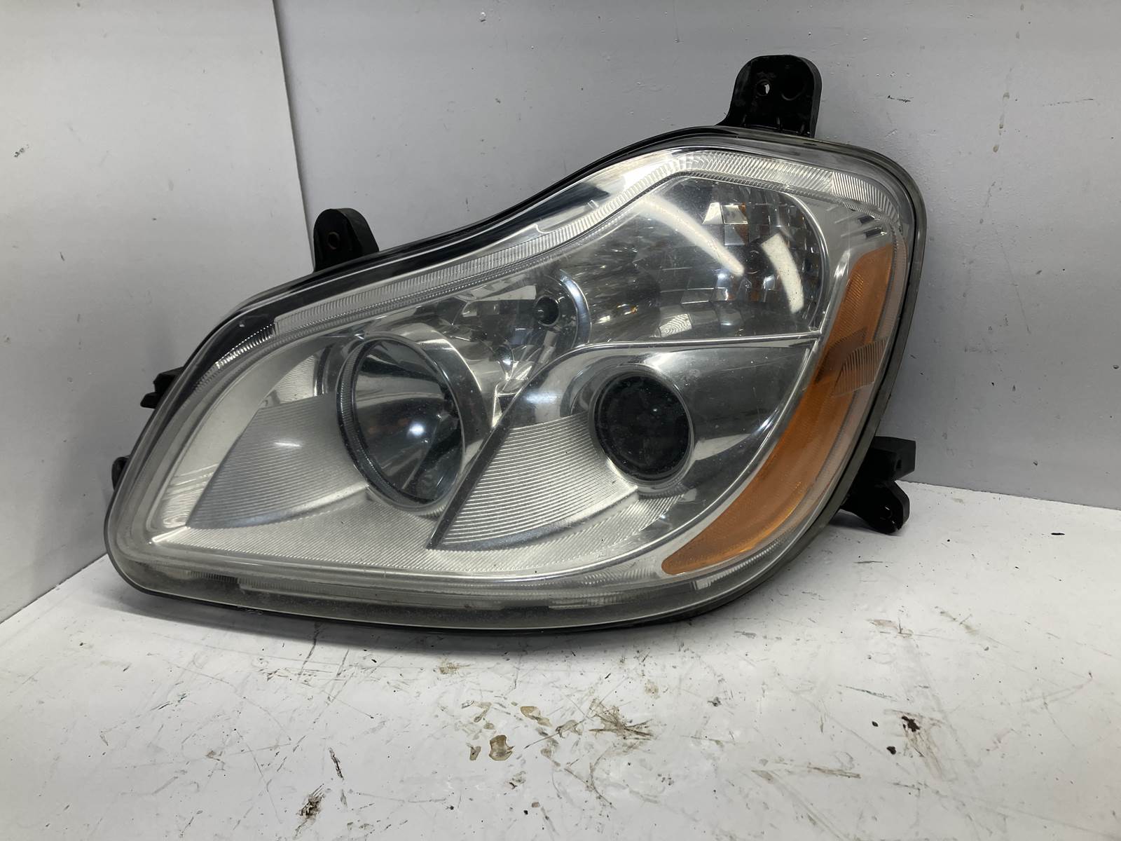 2016 Kenworth T680 Headlight Assembly For Sale | Spencer, IA | P54-6103 ...