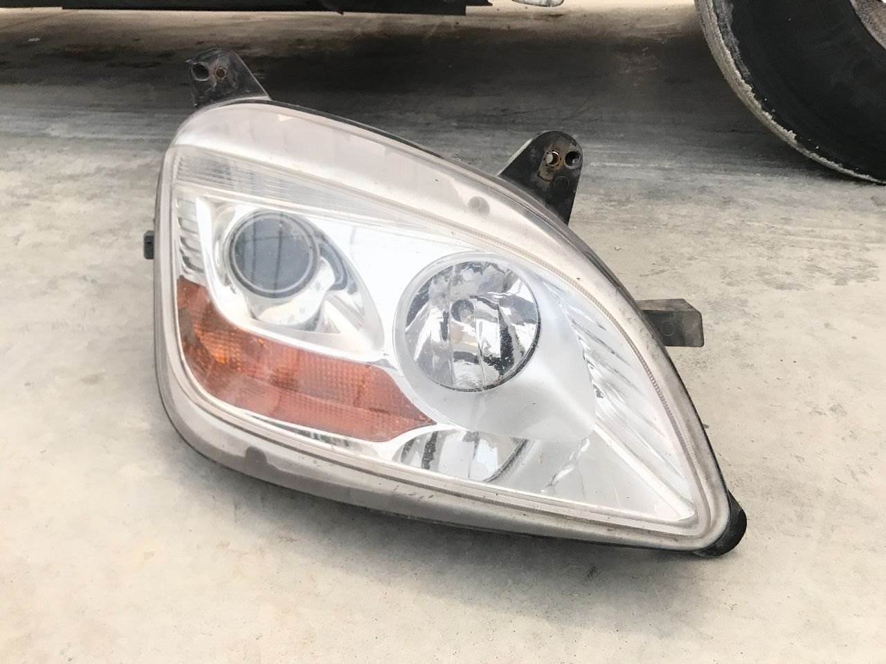 2014 Peterbilt 579 Headlight Assembly For Sale | Council Bluffs, IA ...