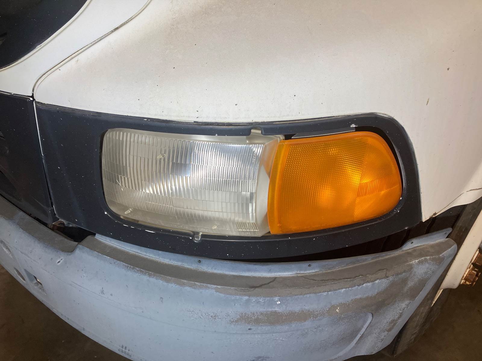 2001 Sterling A9513 Headlight Assembly For Sale | Sioux Falls, SD ...