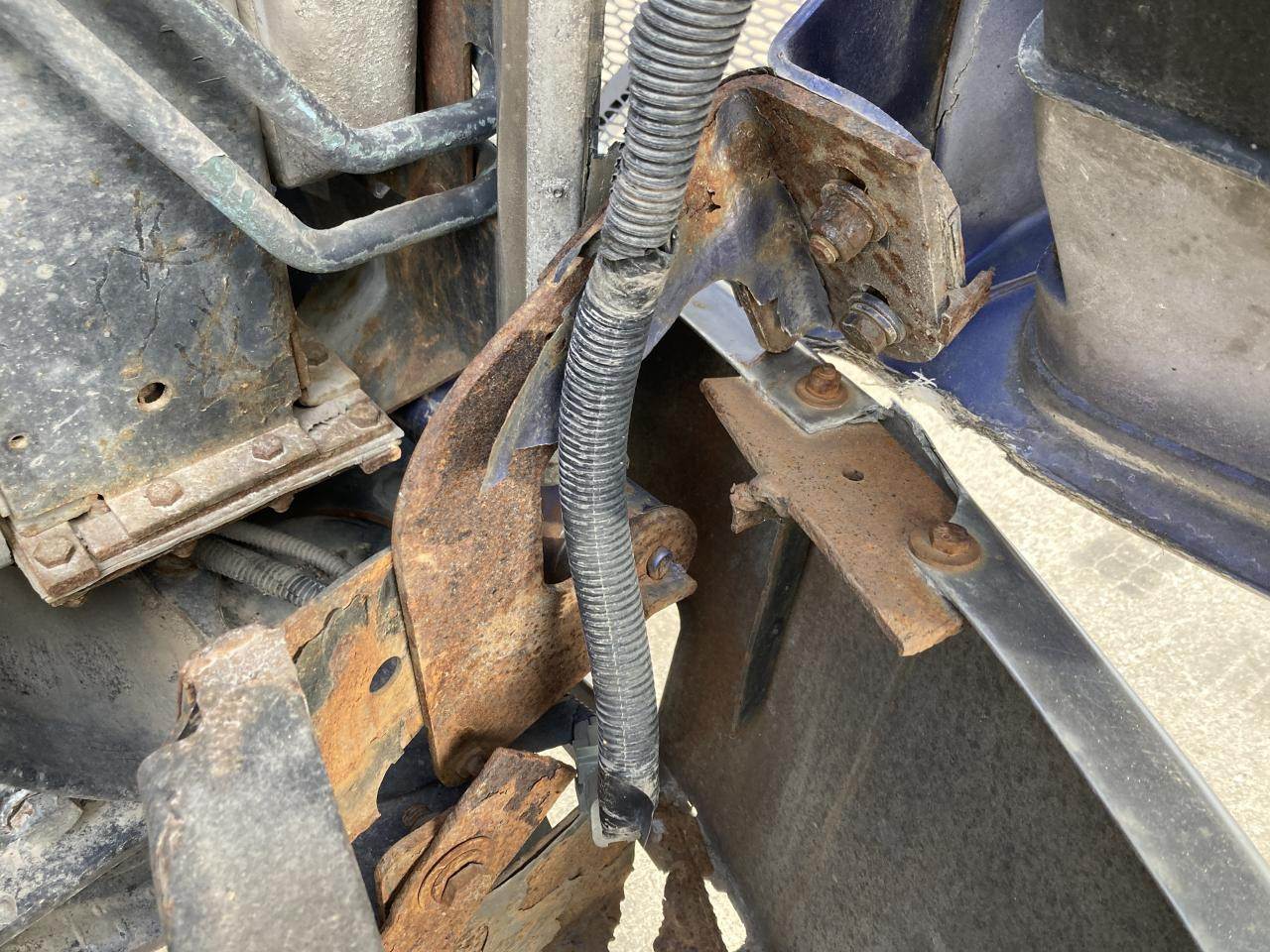 2007 Peterbilt 387 Hood Hinge For Sale | Spencer, IA | 25654344 ...