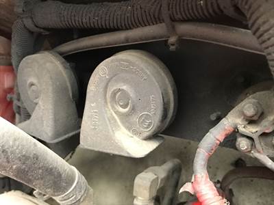 Freightliner M2 106 Horns For Sale | MyLittleSalesman.com