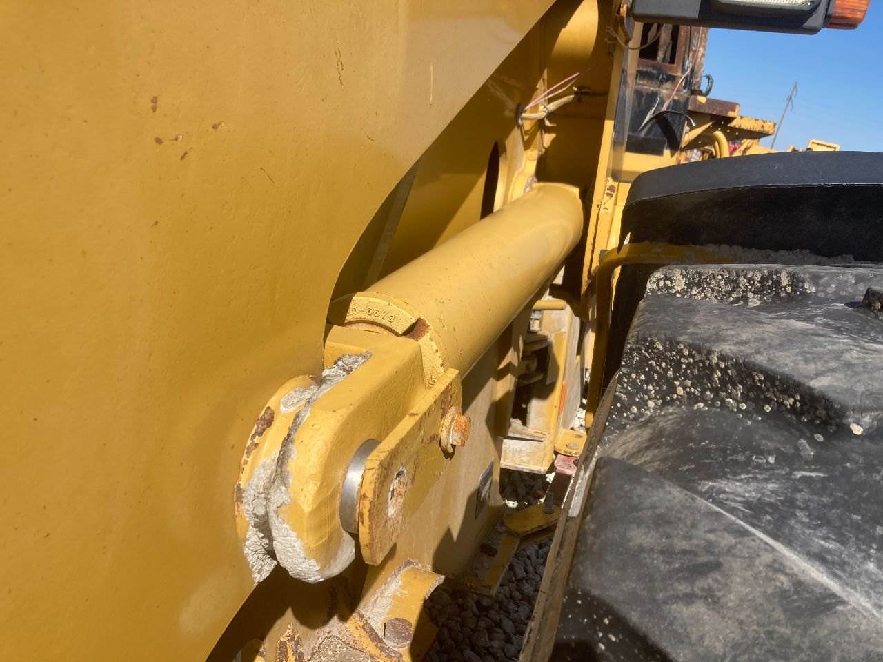 1995 Caterpillar 928G Hydraulic Cylinder For Sale | Spencer, IA | 119 ...