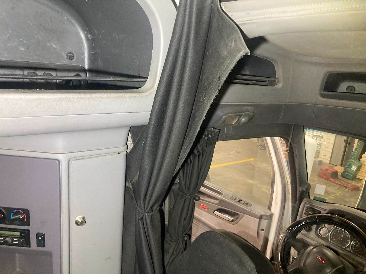 2014 Peterbilt 579 Interior Curtain For Sale | Sioux Falls, SD ...