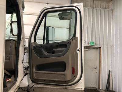 Freightliner Interior Door Panels For Sale | MyLittleSalesman.com