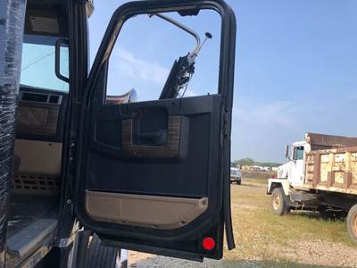 Freightliner Interior Door Panels For Sale | MyLittleSalesman.com