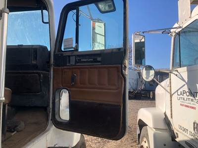 Freightliner Interior Door Panels For Sale | MyLittleSalesman.com