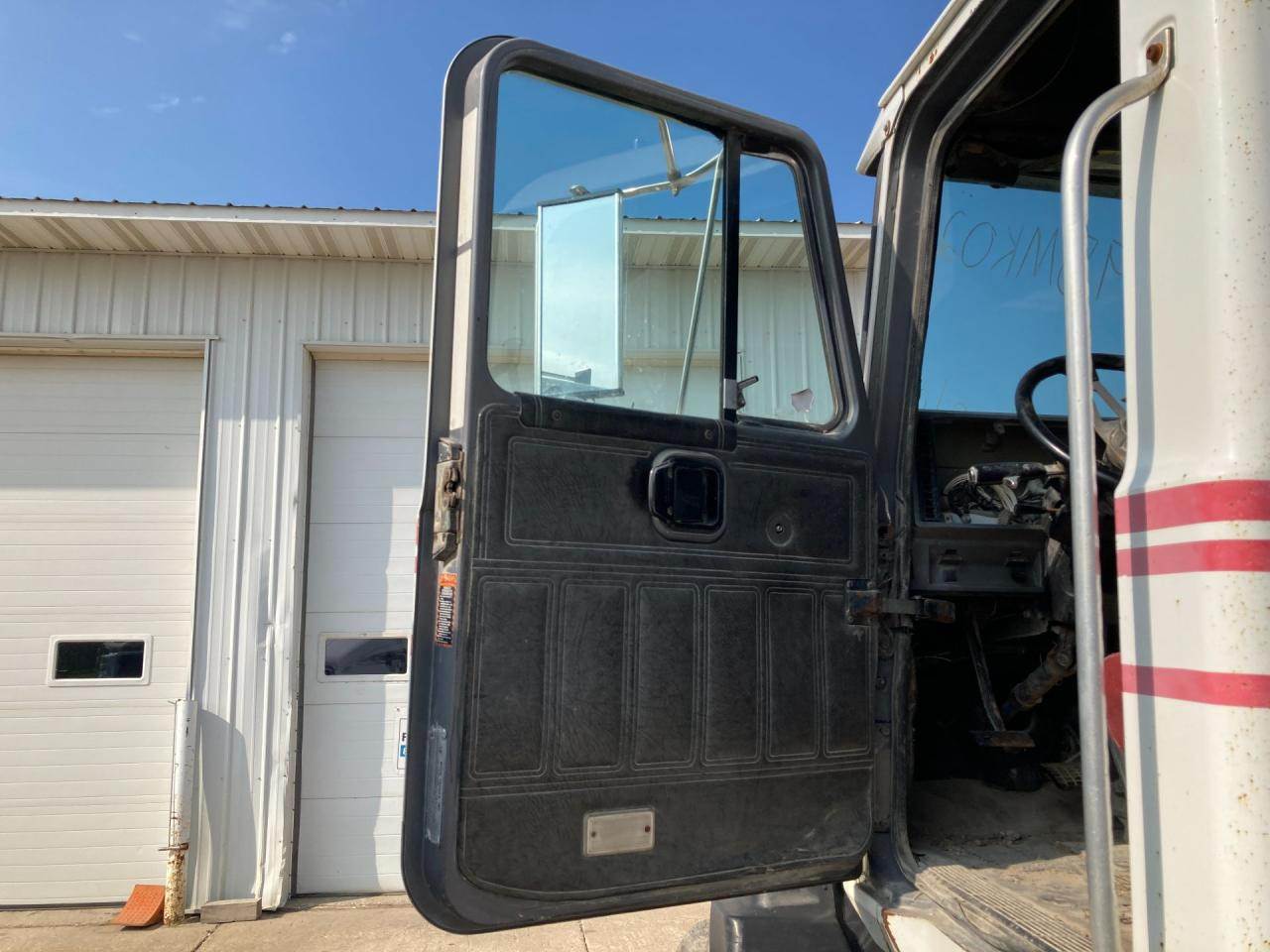 1995 Mack CH Interior Door Panel For Sale | Spencer, IA | 25694148 ...