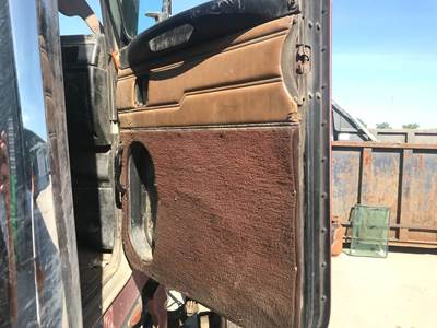 Peterbilt Interior Door Panels For Sale | MyLittleSalesman.com