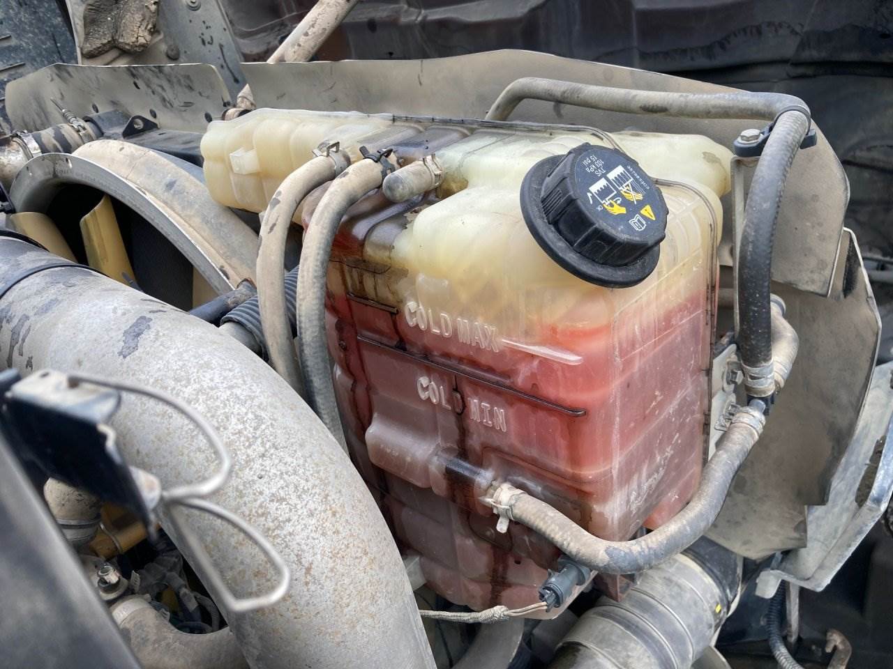 2014 Caterpillar CT660 Radiator Overflow Bottle / Surge Tank For Sale ...