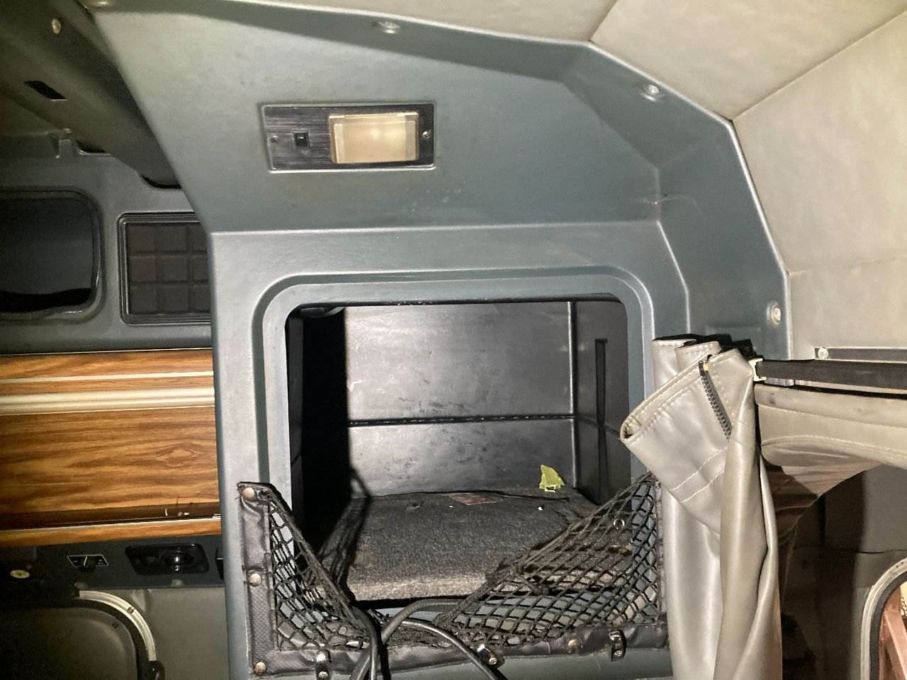 2001 Peterbilt 379 Sleeper Cabinet For Sale | Sioux Falls, SD ...