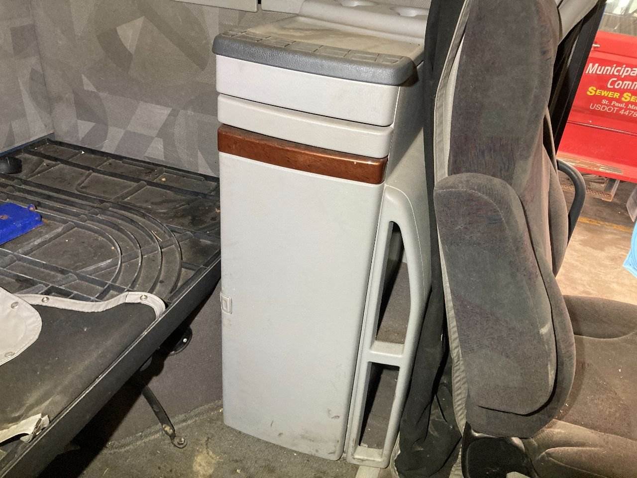 2011 Volvo VNL Sleeper Cabinet For Sale | Sioux Falls, SD | 25291859 ...