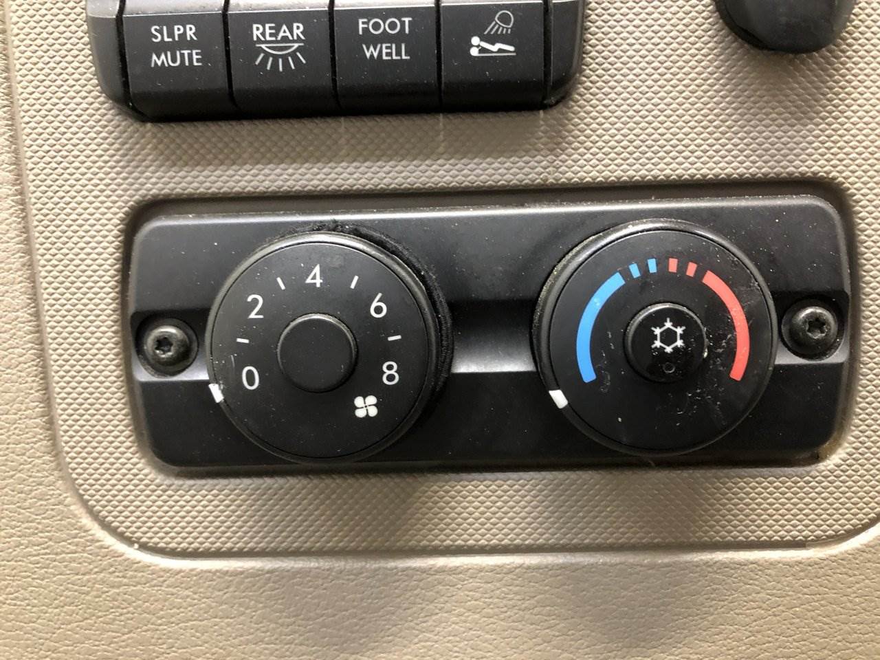 2016 Freightliner Cascadia Sleeper Controls For Sale | Council Bluffs ...