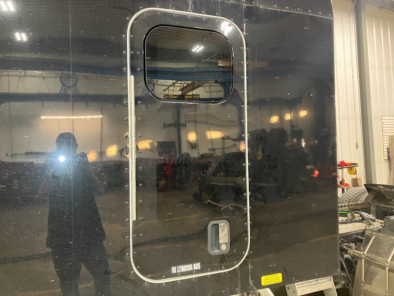 2018 Peterbilt 579 Sleeper Door For Sale | Sioux Falls, SD | 25562297 ...