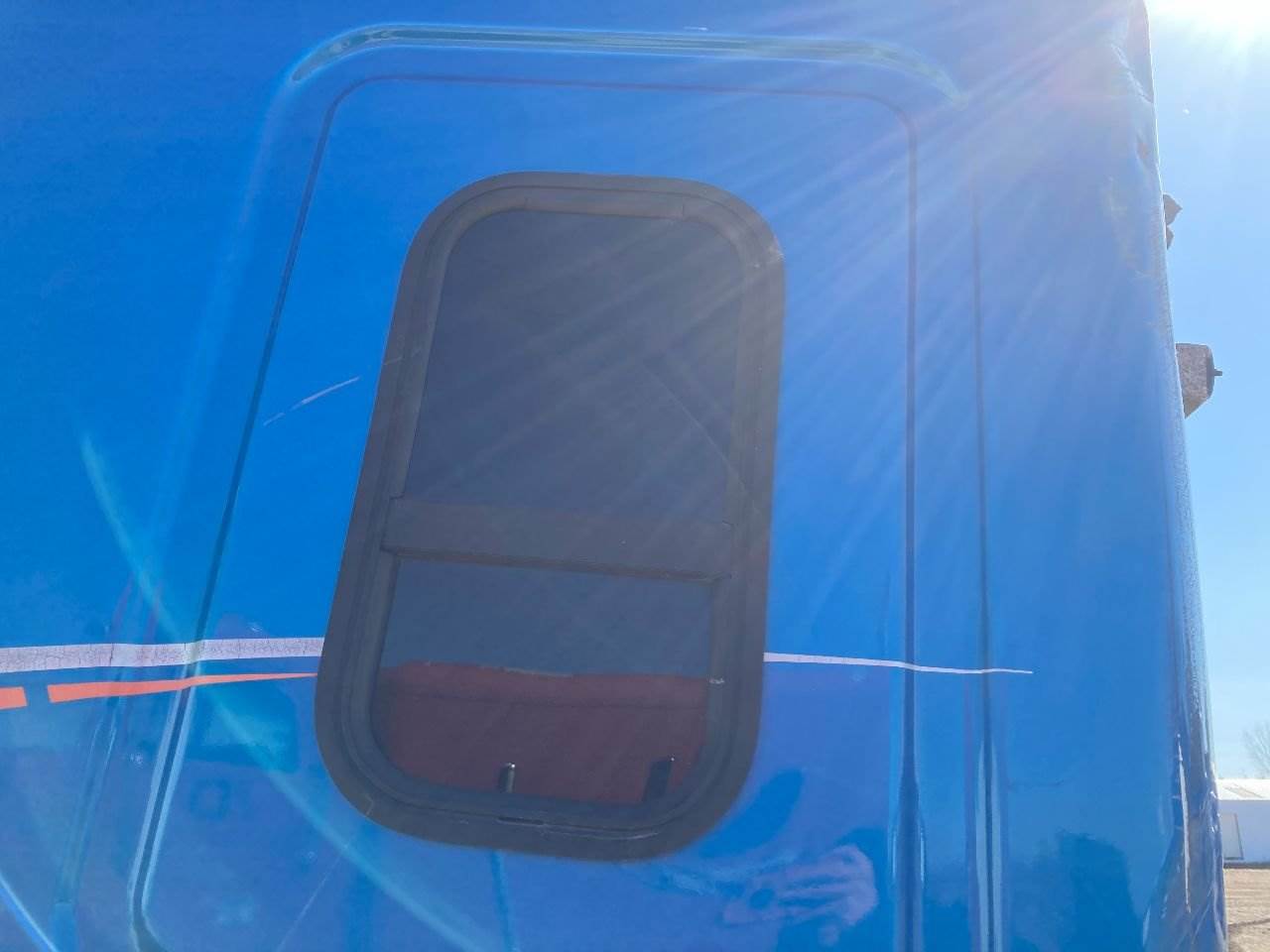 2017 Freightliner Cascadia Sleeper Window For Sale | Spencer, IA ...