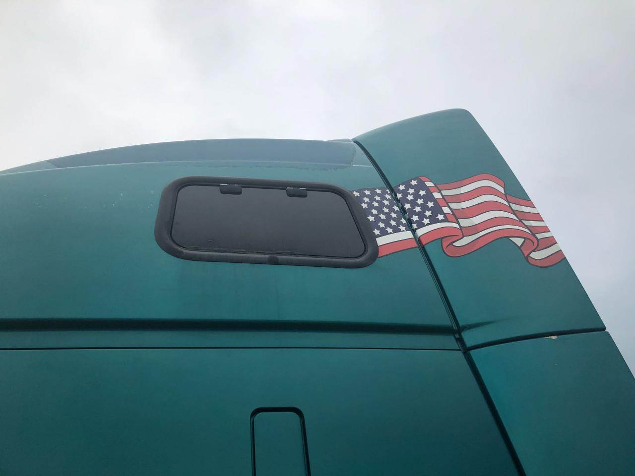 2001 Volvo VNL Sleeper Window For Sale | Kansas City, MO | 25672044 ...