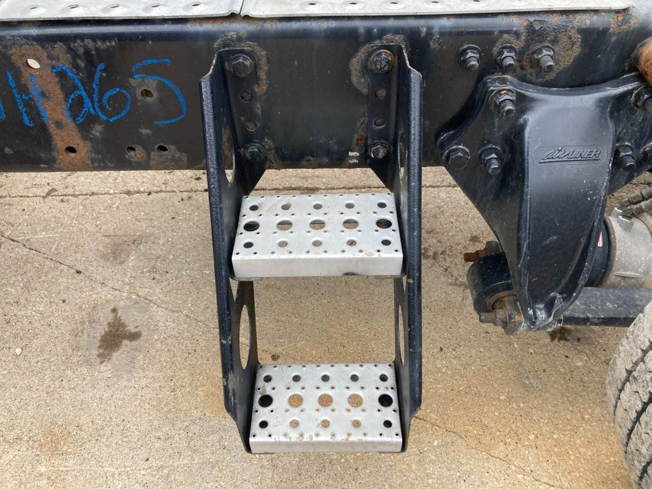 2015 Freightliner Coronado 122 SD Step for a Freightliner 122SD For ...