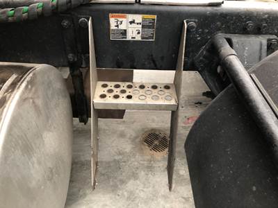 Kenworth Steps (Frame, Fuel Tank, Fairing) For Sale | MyLittleSalesman.com
