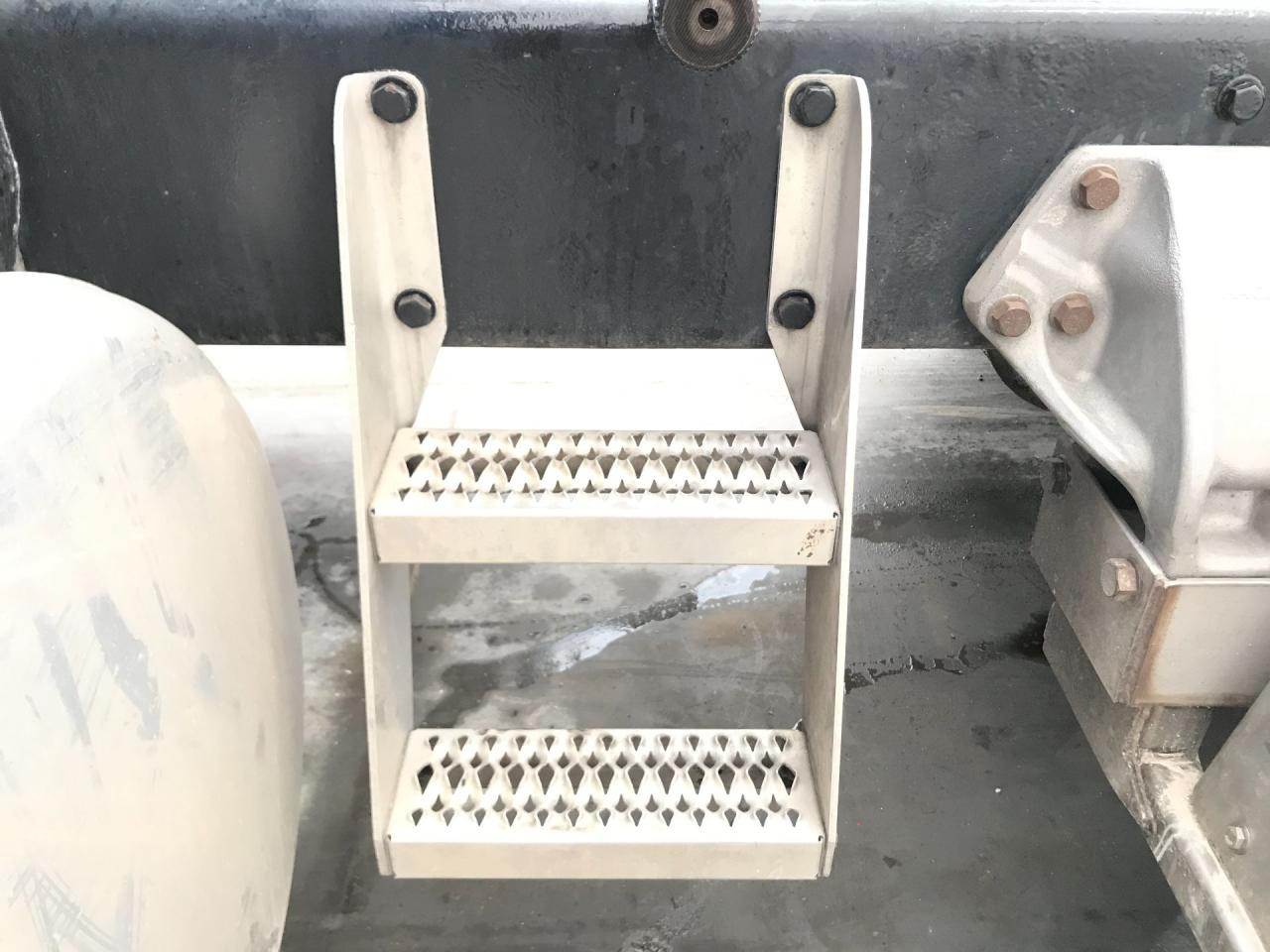 2006 Peterbilt 379 Step For Sale | Council Bluffs, IA | 25660777 ...