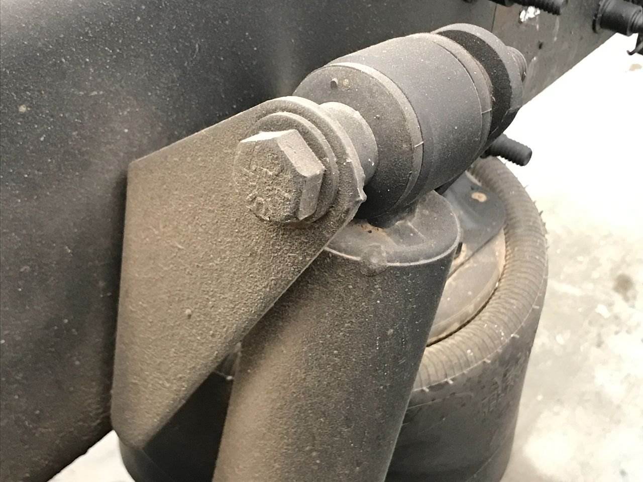 2014 (Used) Freightliner Cascadia Model: Top Shock Mount For Sale ...