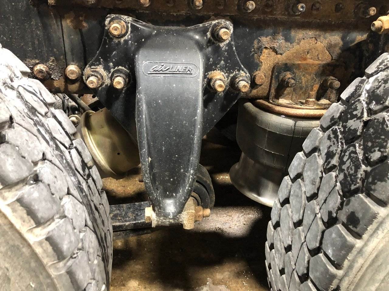 2006 Freightliner Columbia 120 Suspension Spring Hanger For Sale | Des ...