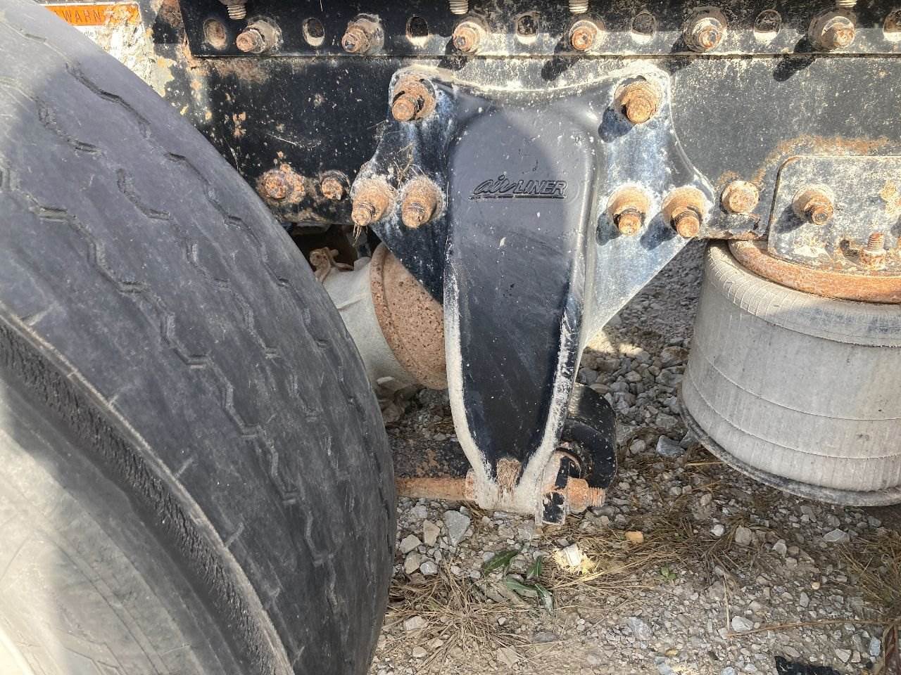 2004 Freightliner Columbia 120 Suspension Spring Hanger For Sale | Des ...
