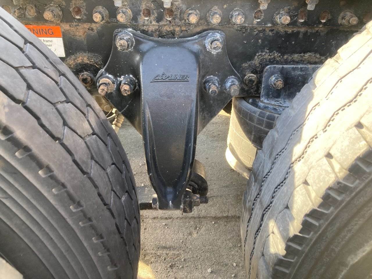 2005 Freightliner Columbia 120 Suspension Spring Hanger For Sale | Des ...