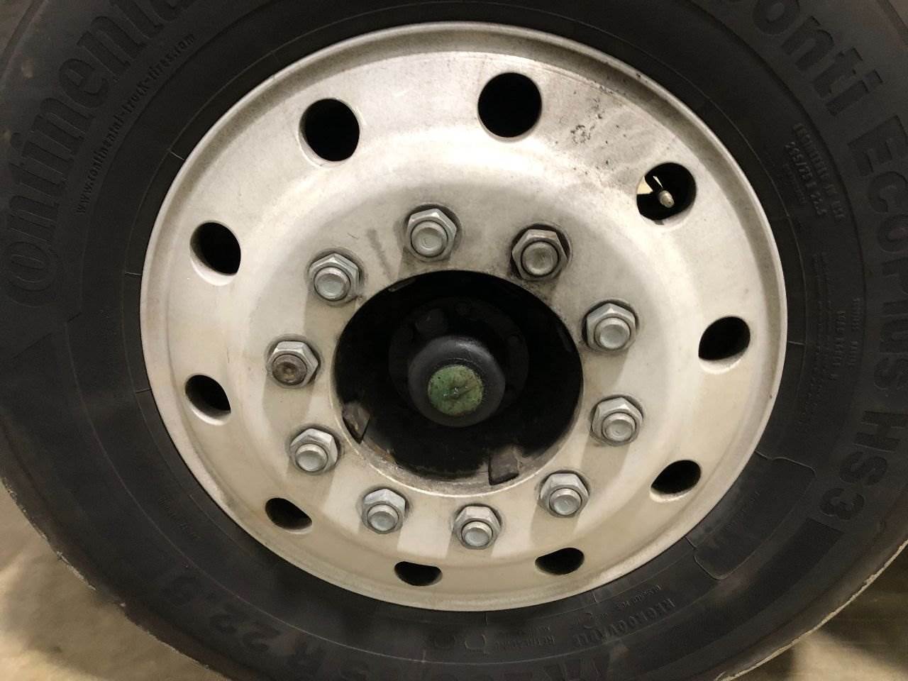 1998 Budd 22.5 ALUM Tire & Rim for a Freightliner FLD120 For Sale ...