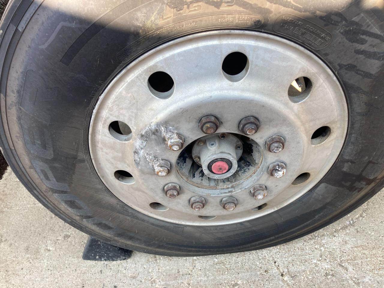 1999 Budd 24.5 ALUM Tire & Rim for a Freightliner C120 Century For Sale ...