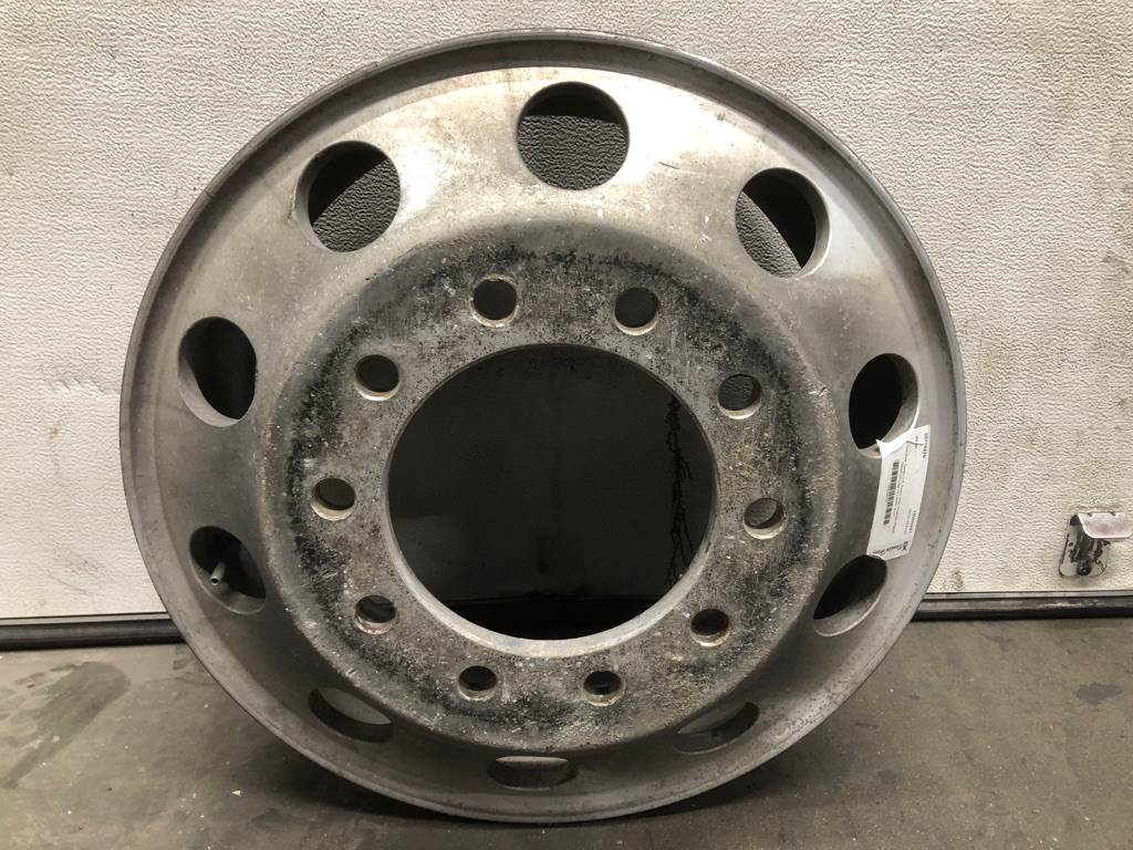 2015 PILOT 22.5 ALUM Tire & Rim for a Freightliner Cascadia For Sale | Council Bluffs, IA ...