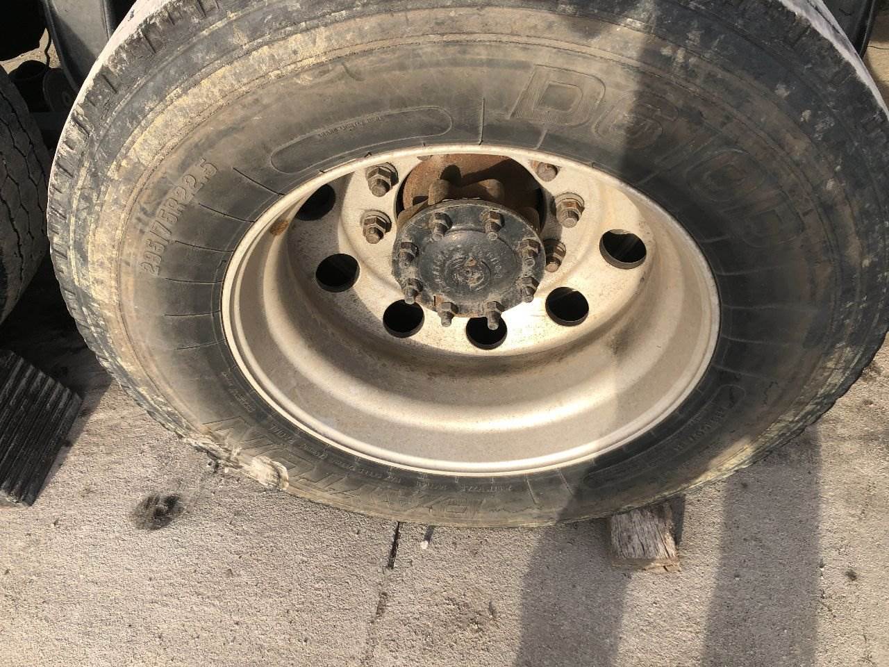 2016 PILOT 22.5 ALUM Tire & Rim for a Freightliner Cascadia For Sale | Kansas City, MO ...