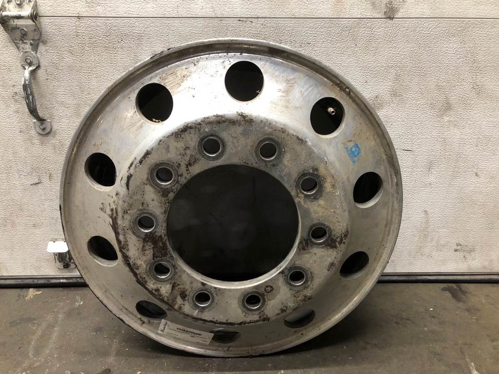 2014 PILOT 22.5 ALUM Tire & Rim for a Freightliner Cascadia For Sale | Council Bluffs, IA ...