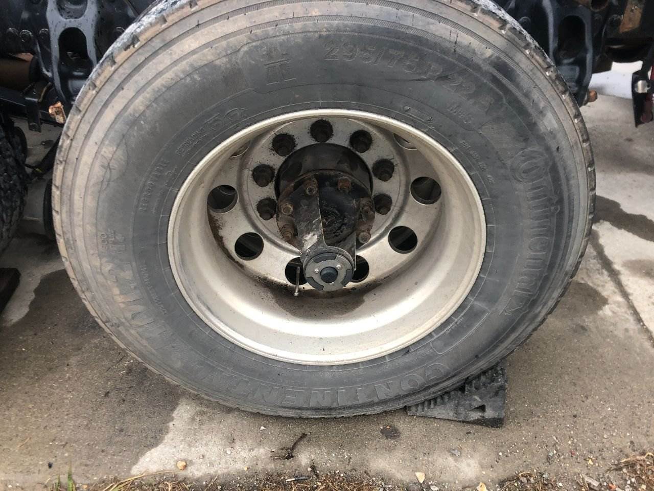 2018 PILOT 22.5 ALUM Tire & Rim for a Kenworth T680 For Sale | Kansas ...