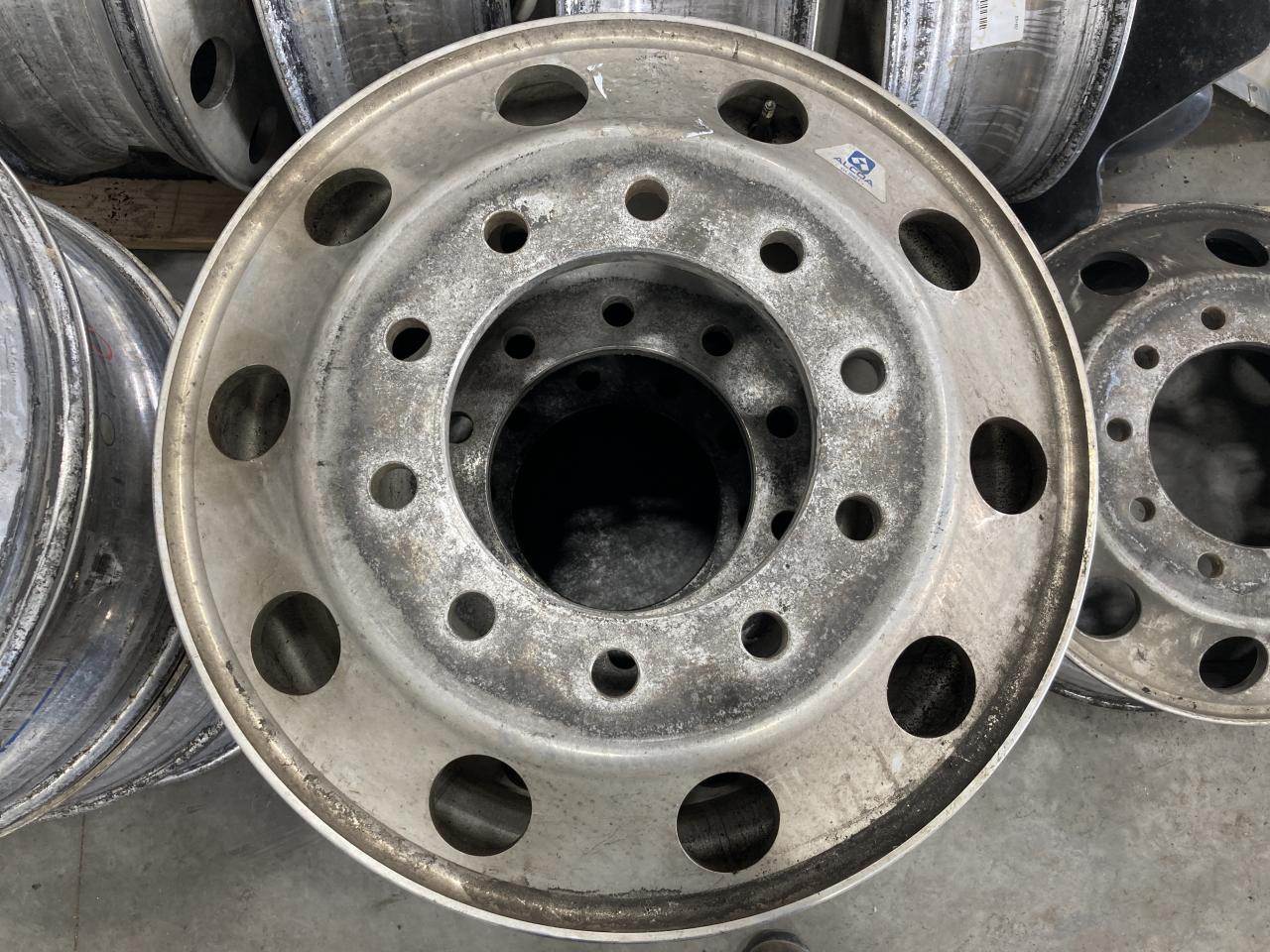 2015 PILOT 22.5 ALUM Tire & Rim for a Freightliner Cascadia For Sale | Spencer, IA | 25570540 ...