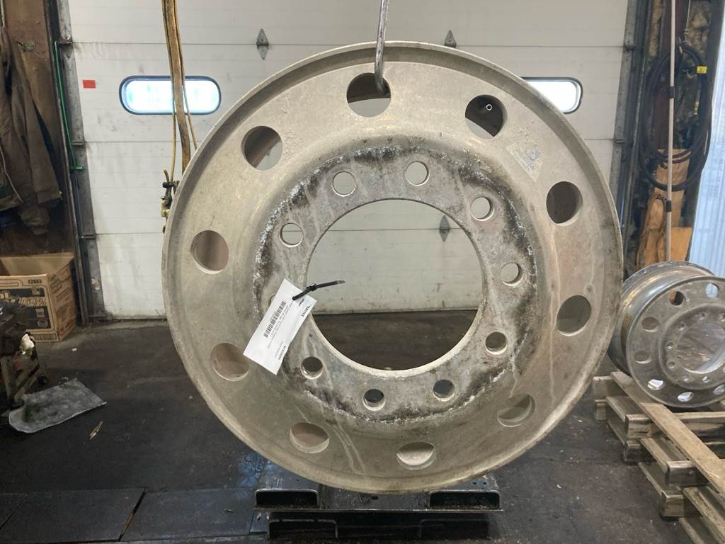 1997 PILOT 22.5 ALUM Tire & Rim for a Kenworth T2000 For Sale | Des Moines, IA | 25580365 ...