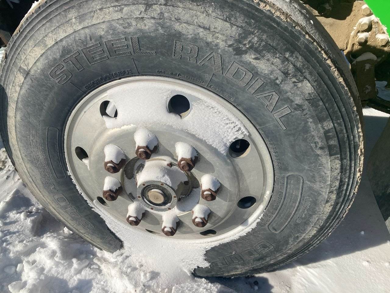 1991 PILOT 22.5 ALUM Tire & Rim for a Volvo Wca For Sale | Spencer, IA ...