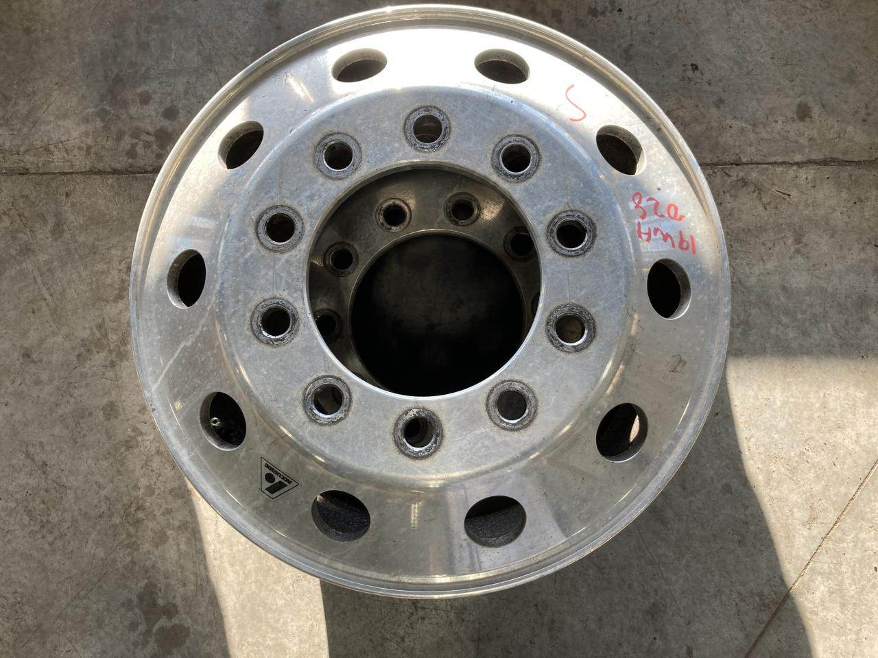 2019 PILOT 22.5 ALUM Tire & Rim for a Freightliner Cascadia For Sale ...