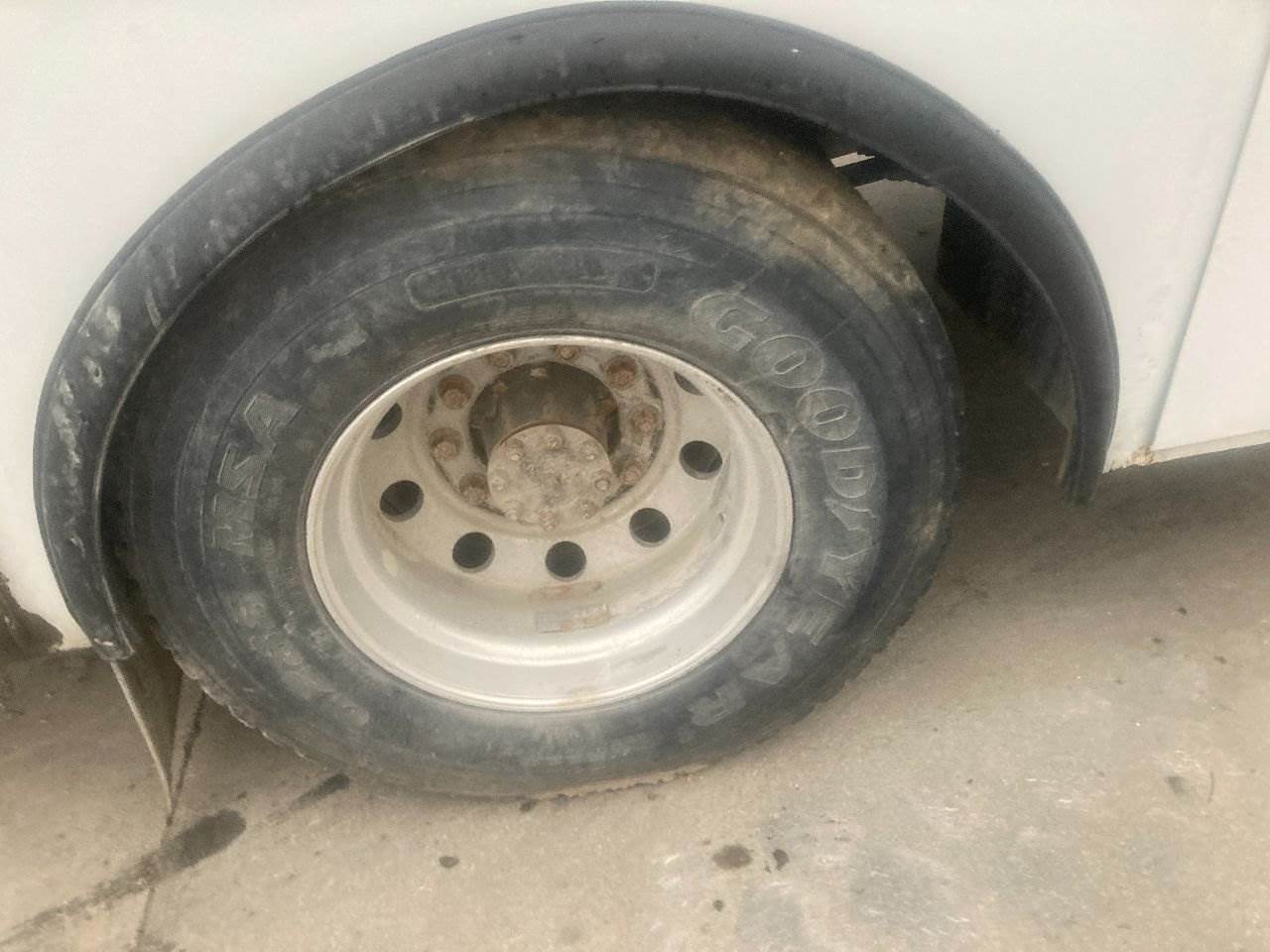 2004 PILOT 22.5 ALUM Tire & Rim for a International 4300 For Sale | Kansas City, MO | 25542757 ...