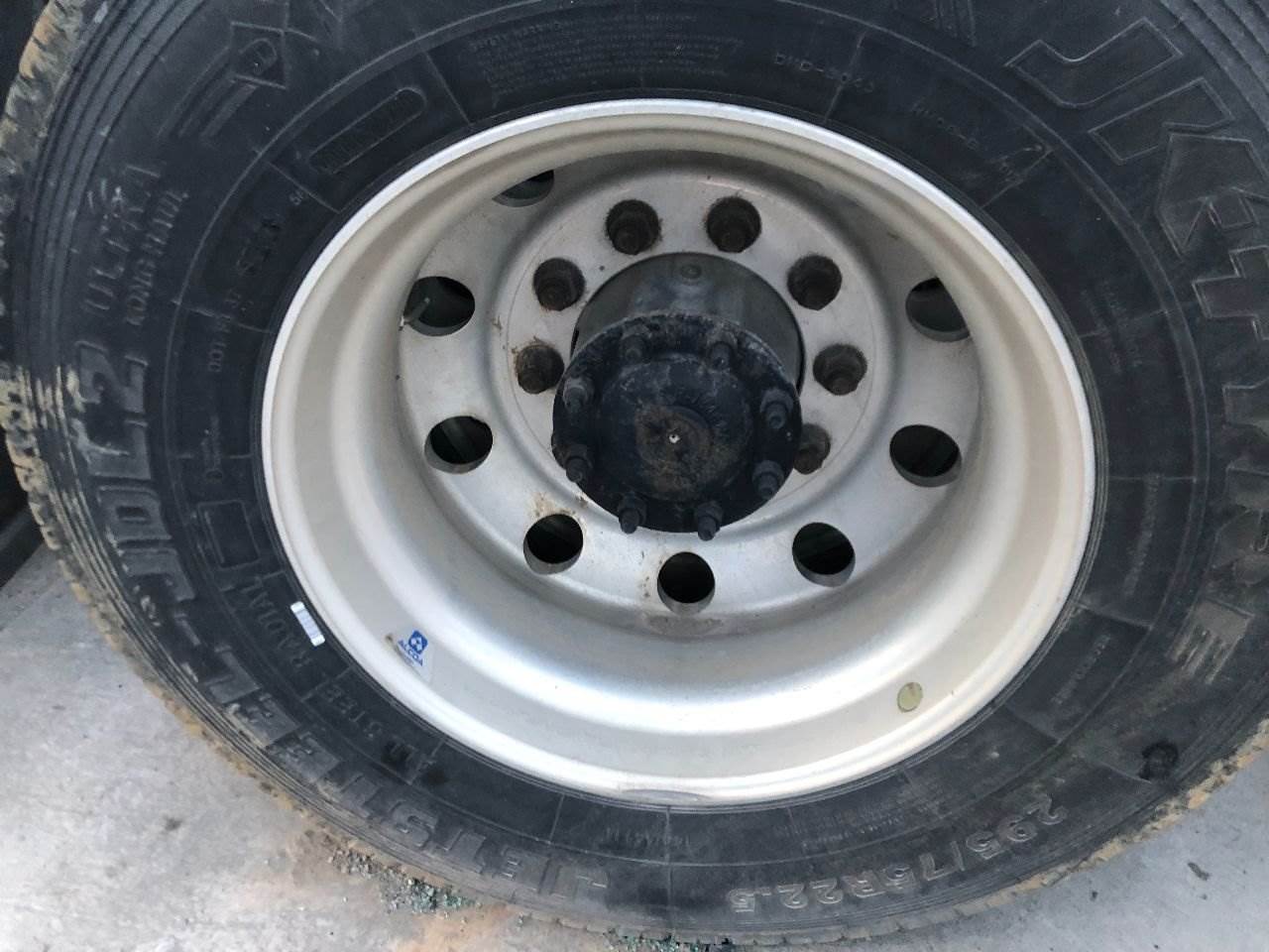 2016 PILOT 22.5 ALUM Tire & Rim for a Freightliner Cascadia For Sale | Kansas City, MO ...