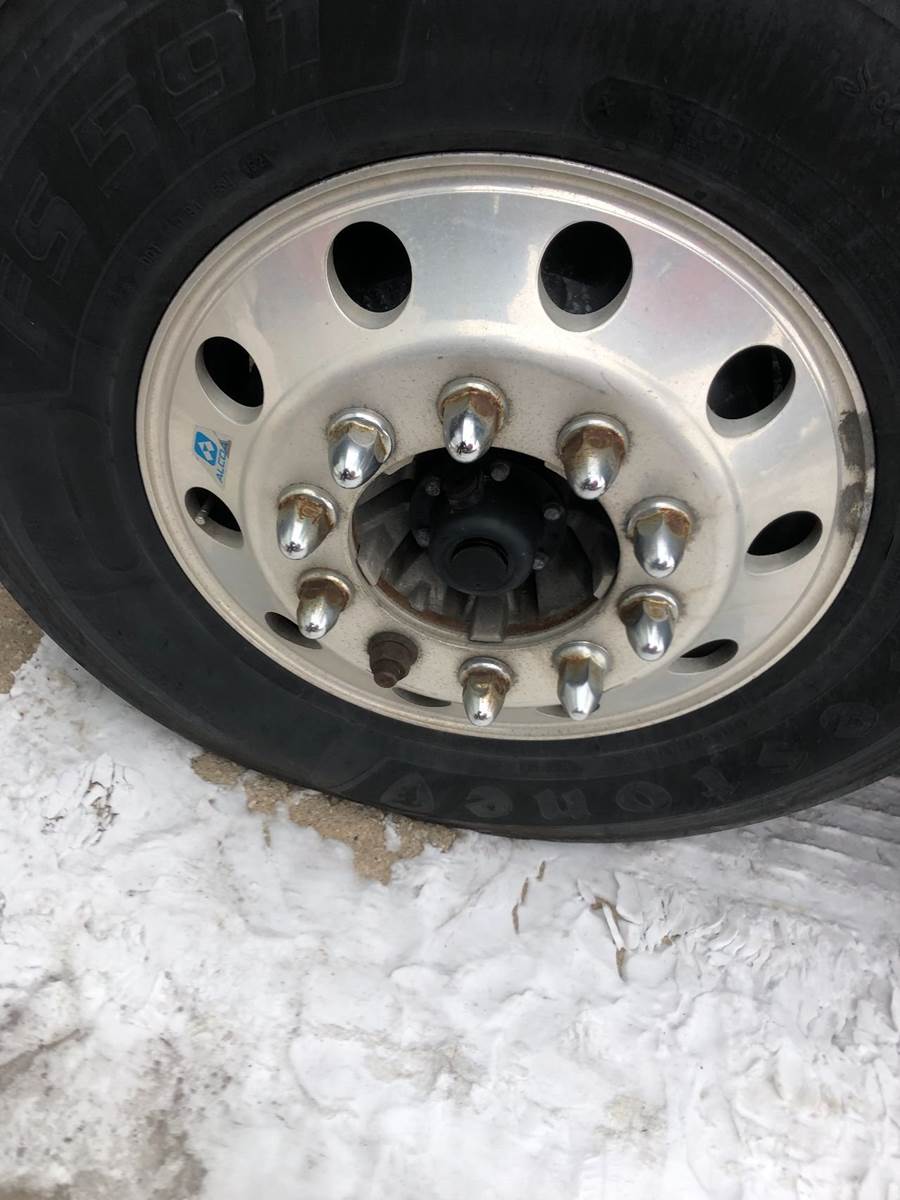 2013 PILOT 22.5 ALUM Tire & Rim for a Volvo VNL For Sale | Spencer, IA | 25384014 ...