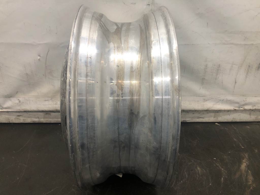 2024 PILOT 22.5 ALUM Tire & Rim for a Kenworth T680 For Sale | Council Bluffs, IA | 25609971 ...