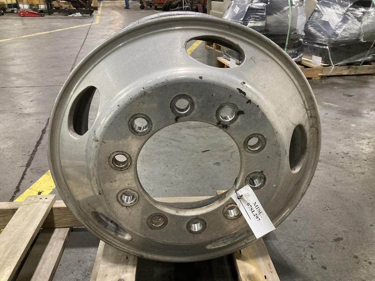 2007 PILOT 22.5 ALUM Tire & Rim for a Sterling A9513 For Sale | Kansas City, MO | 25646970 ...