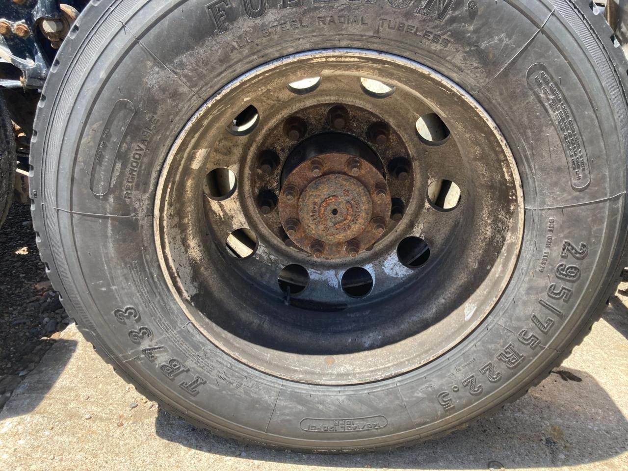2007 PILOT 22.5 ALUM Tire & Rim for a Peterbilt 387 For Sale | Spencer, IA | 25654411 ...