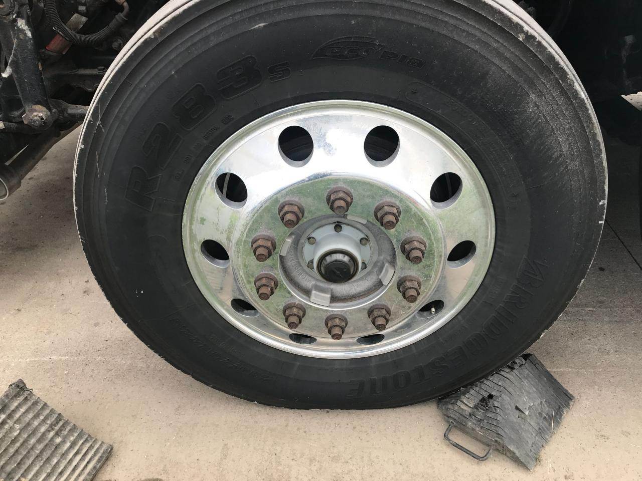 2013 PILOT 22.5 ALUM Tire & Rim for a Kenworth T660 For Sale | Kansas ...