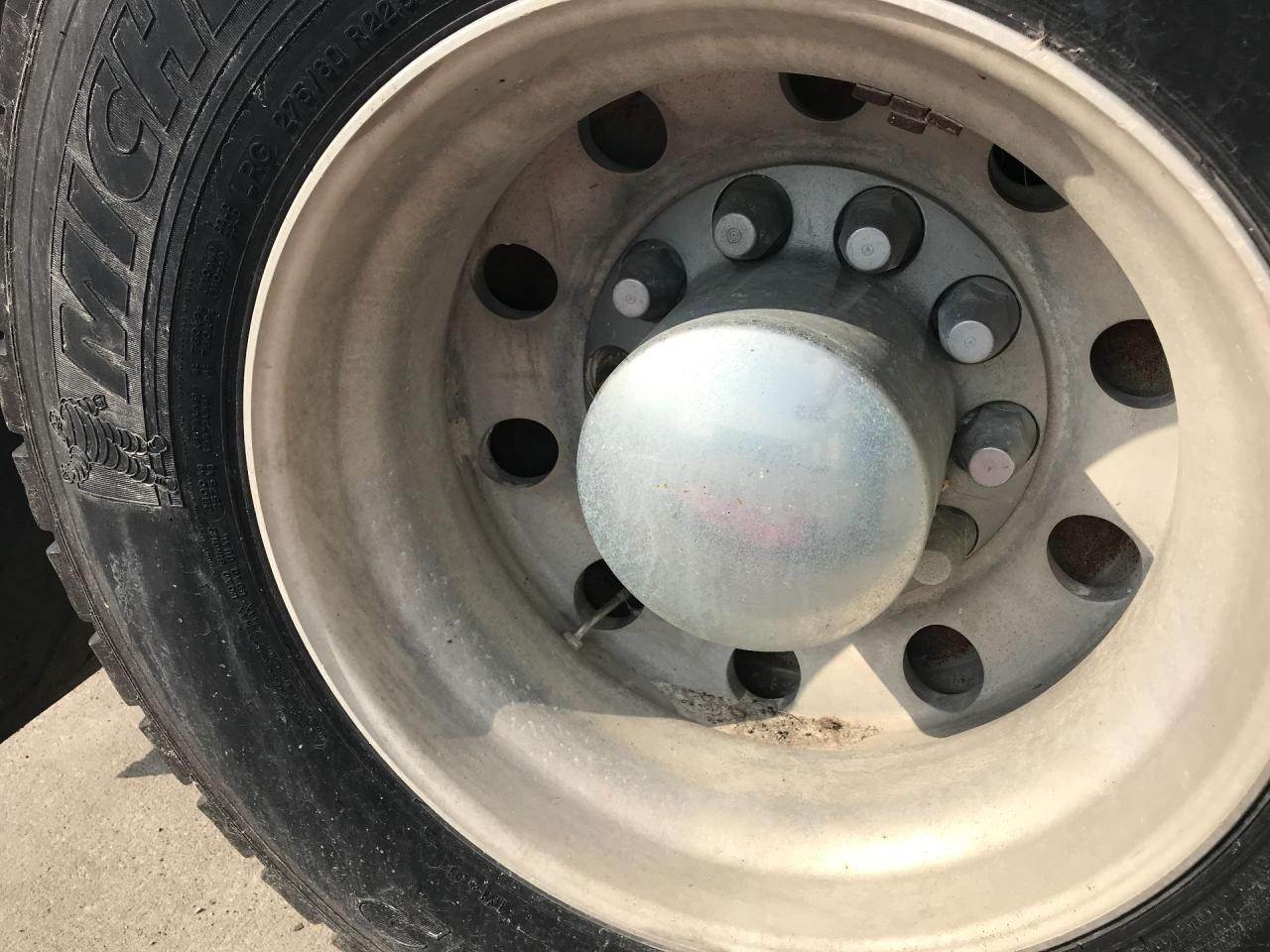 2007 PILOT 22.5 ALUM Tire & Rim for a Freightliner Columbia 120 For Sale | Kansas City, MO ...