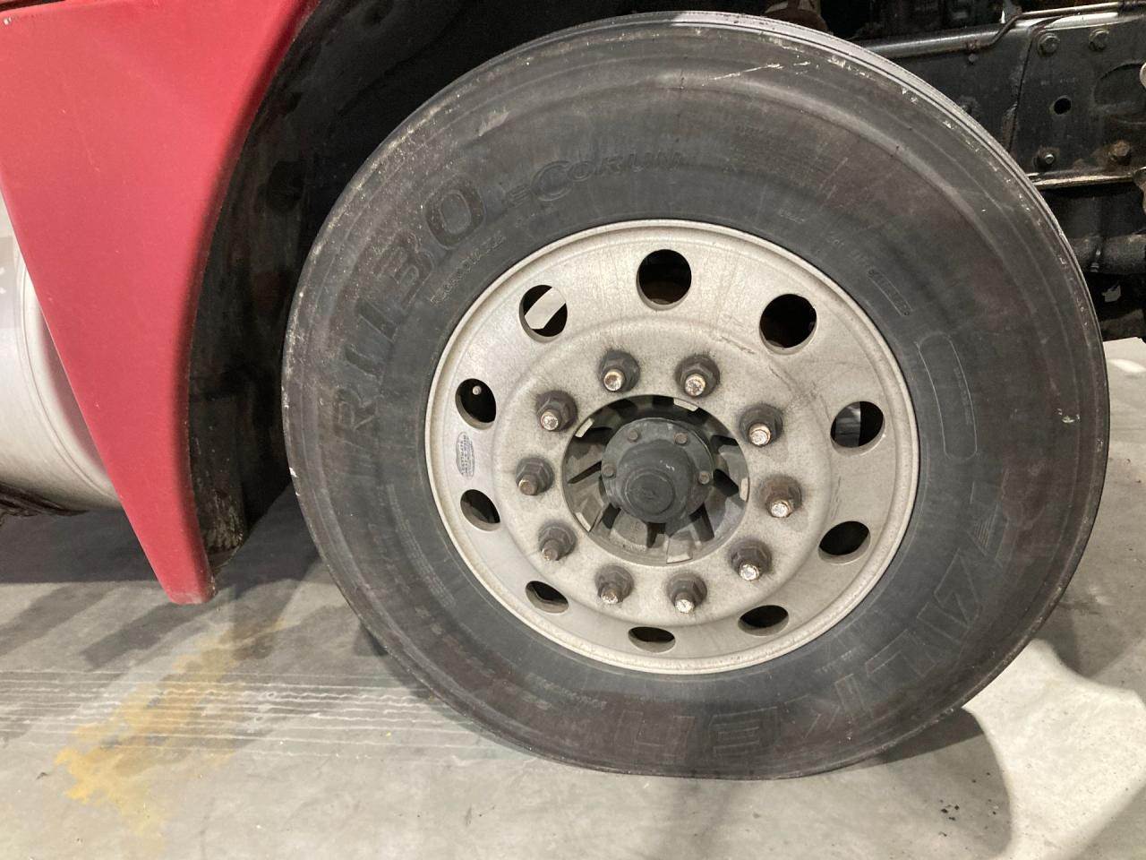 2006 PILOT 22.5 ALUM Tire & Rim for a Freightliner C120 Century For ...