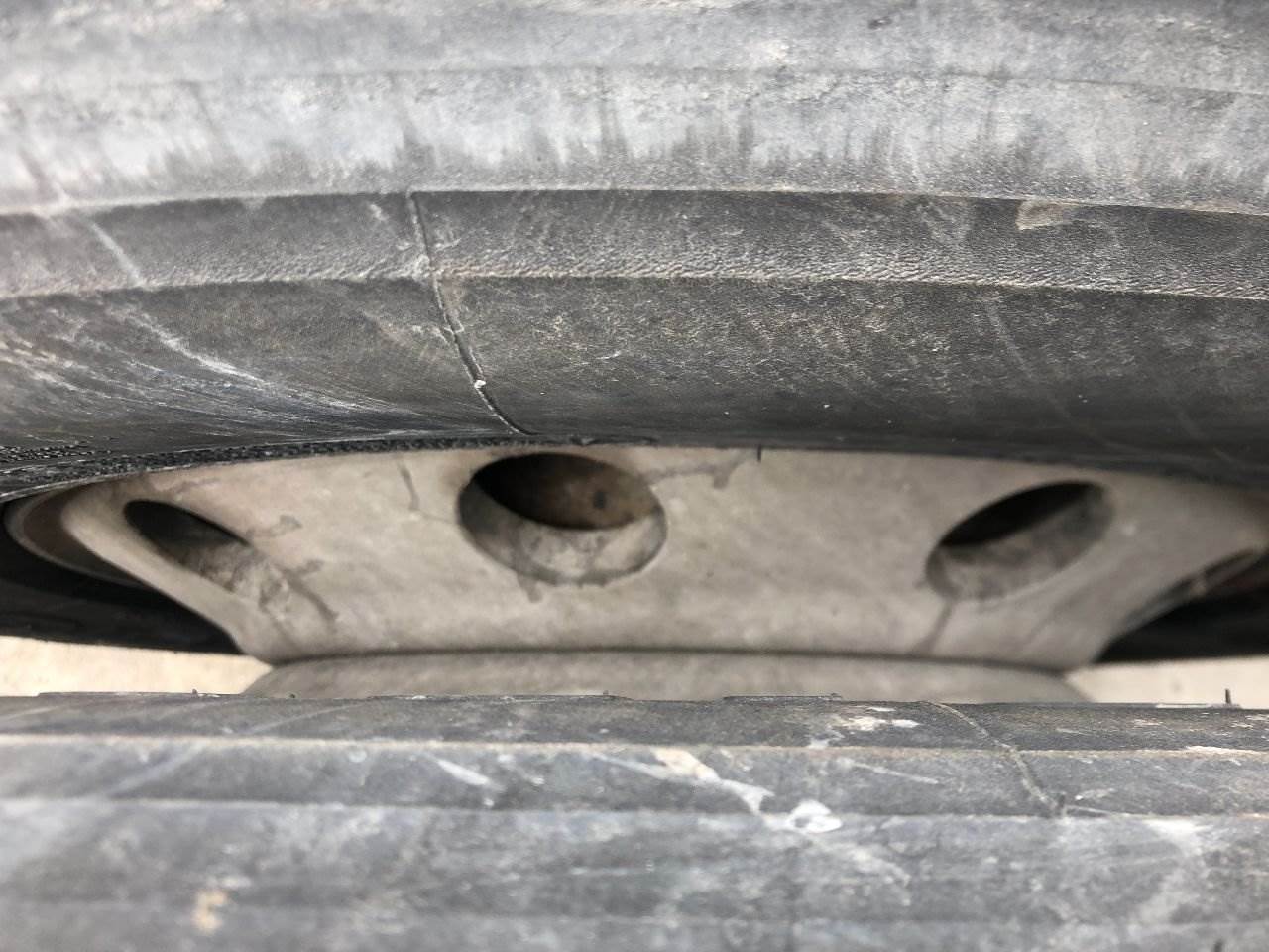 2007 PILOT 22.5 ALUM Tire & Rim for a Freightliner Columbia 120 For Sale | Kansas City, MO ...