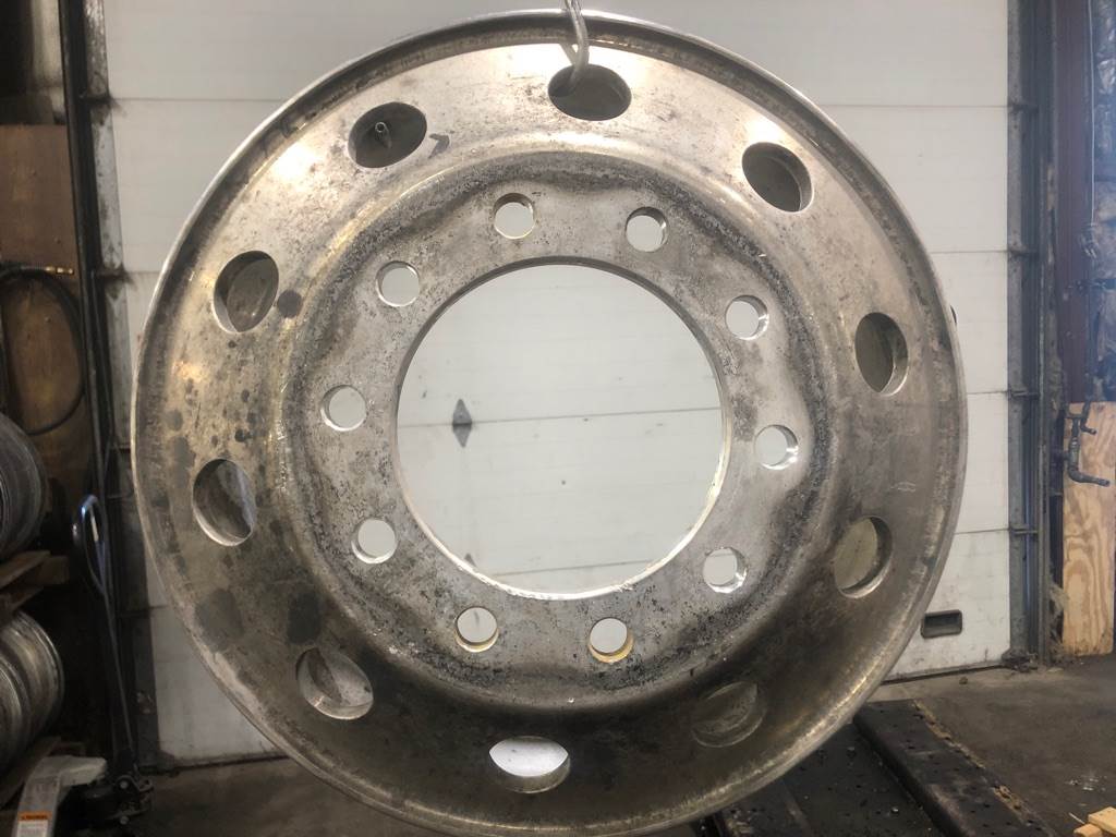 2018 PILOT 22.5 ALUM Tire & Rim for a Freightliner Cascadia For Sale | Des Moines, IA | 25653498 ...