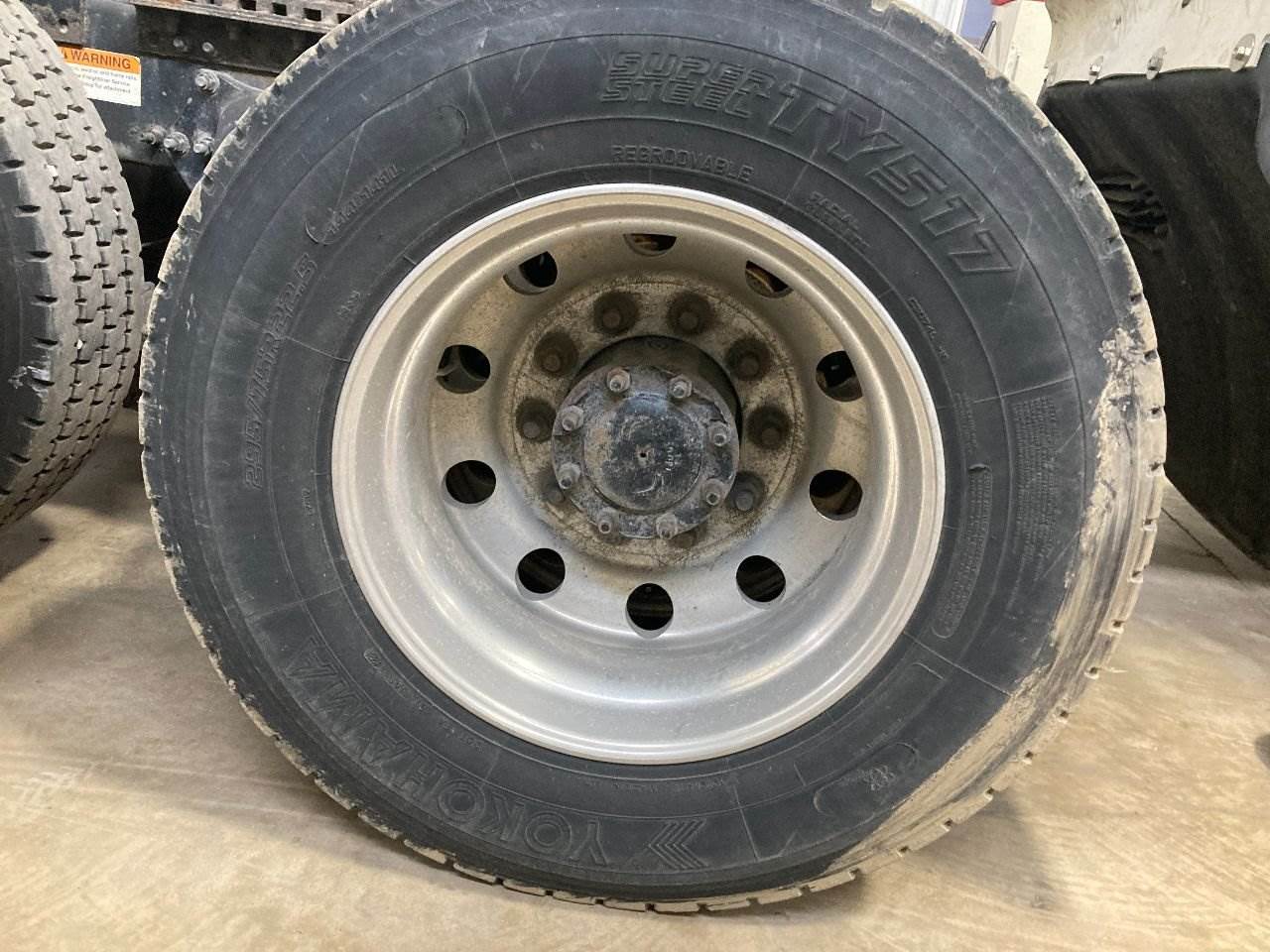 2014 PILOT 22.5 ALUM Tire & Rim for a Freightliner Cascadia For Sale | Winimac, IN | 25627691 ...